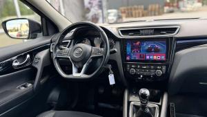 Red Nissan Qashqai 2018 in Radviliskis, with an engine capacity of 1.20 L and mileage of 210 thousand km for 9950 €, photo 15 on AUTOMOTO.COM.LV