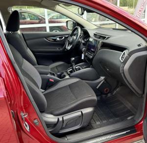 Red Nissan Qashqai 2018 in Radviliskis, with an engine capacity of 1.20 L and mileage of 210 thousand km for 9950 €, photo 19 on AUTOMOTO.COM.LV