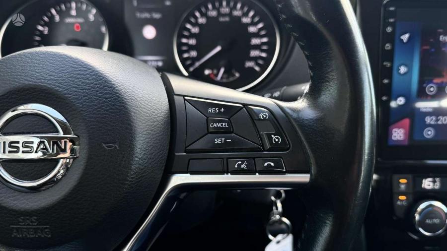 Red Nissan Qashqai 2018 in Radviliskis, with an engine capacity of 1.20 L and mileage of 210 thousand km for 9950 €, photo 24 on AUTOMOTO.COM.LV