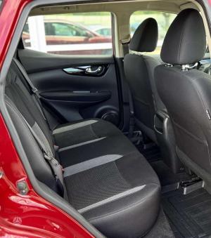 Red Nissan Qashqai 2018 in Radviliskis, with an engine capacity of 1.20 L and mileage of 210 thousand km for 9950 €, photo 28 on AUTOMOTO.COM.LV