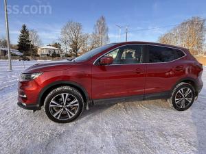 Red Nissan Qashqai 2019 in Riga, with an engine capacity of 1.20 L and mileage of 82 thousand km for 14500 €, photo 4 on AUTOMOTO.COM.LV