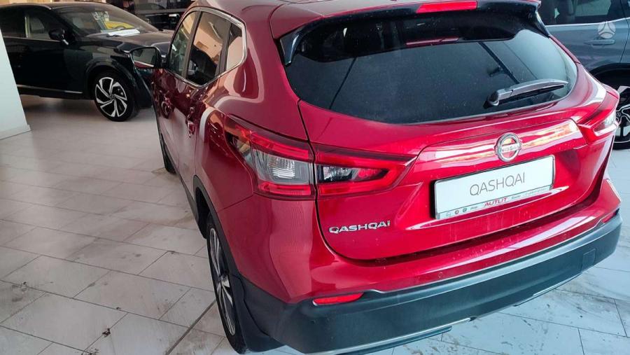 Red Nissan Qashqai 2019 in Siauliai, with an engine capacity of 1.33 L and mileage of 71 thousand km for 15400 €, photo 5 on AUTOMOTO.COM.LV