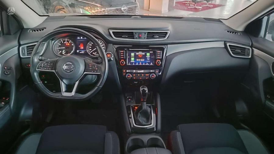 Red Nissan Qashqai 2019 in Siauliai, with an engine capacity of 1.33 L and mileage of 71 thousand km for 15400 €, photo 8 on AUTOMOTO.COM.LV