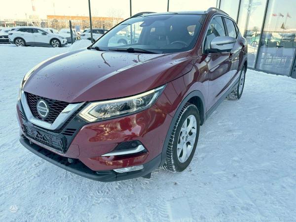Red Nissan Qashqai 2019 in Kaunas, with an engine capacity of 1.33 L and mileage of 141 thousand km for 11500 €, photo 1 on AUTOMOTO.COM.LV