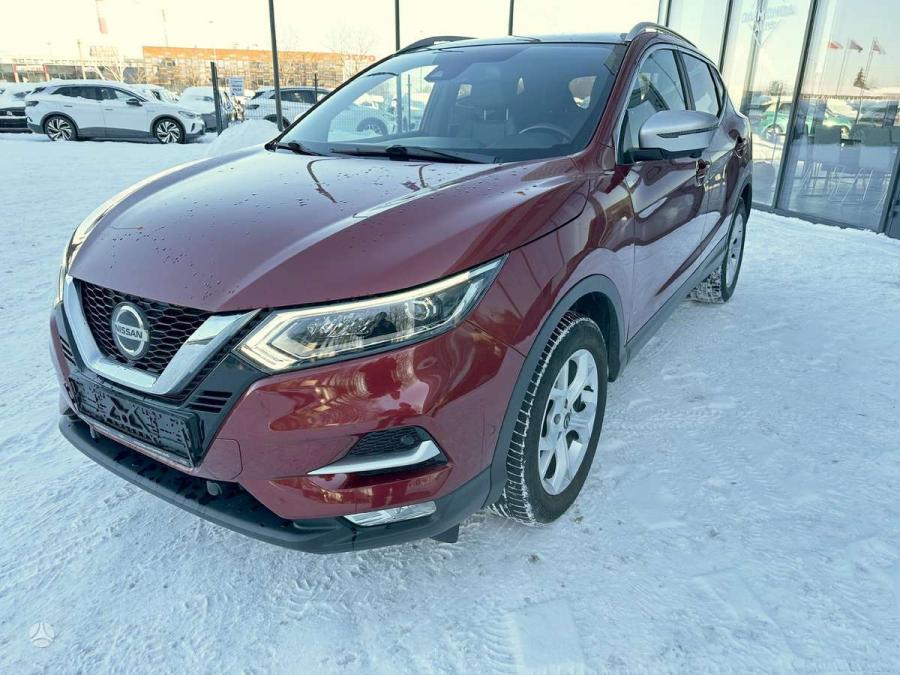 Red Nissan Qashqai 2019 in Kaunas, with an engine capacity of 1.33 L and mileage of 141 thousand km for 11500 €, photo 1 on AUTOMOTO.COM.LV