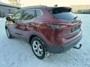 Red Nissan Qashqai 2019 in Kaunas, with an engine capacity of 1.33 L and mileage of 141 thousand km for 11500 €, photo 4 on AUTOMOTO.COM.LV