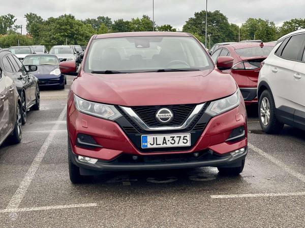 Red Nissan Qashqai 2019 in Vilnius, with an engine capacity of 1.33 L and mileage of 143 thousand km for 6800 €, photo 2 on AUTOMOTO.COM.LV