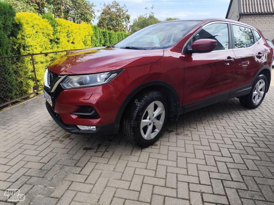 Red Nissan Qashqai 2019 in Telschi, with an engine capacity of 1.30 L and mileage of 143 thousand km for 9400 €, photo 1 on AUTOMOTO.COM.LV