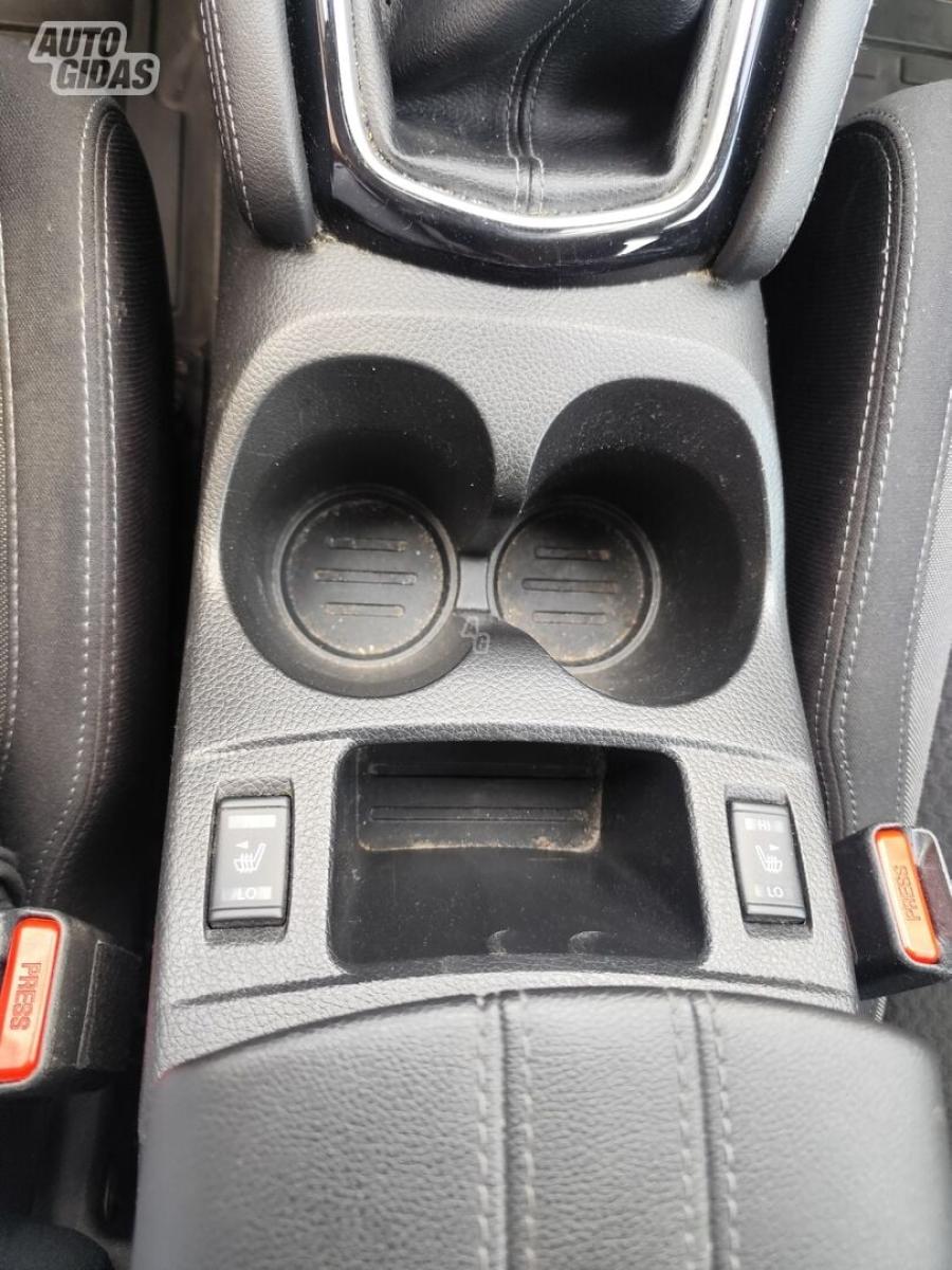 Red Nissan Qashqai 2019 in Telschi, with an engine capacity of 1.30 L and mileage of 143 thousand km for 9400 €, photo 13 on AUTOMOTO.COM.LV