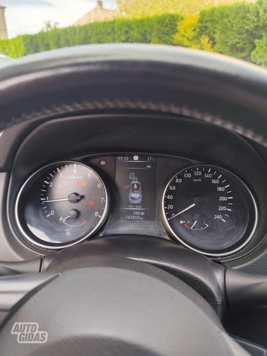 Red Nissan Qashqai 2019 in Telschi, with an engine capacity of 1.30 L and mileage of 143 thousand km for 9400 €, photo 14 on AUTOMOTO.COM.LV
