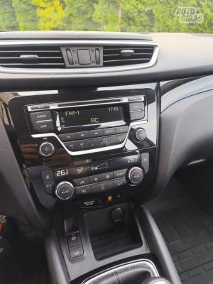 Red Nissan Qashqai 2019 in Telschi, with an engine capacity of 1.30 L and mileage of 143 thousand km for 9400 €, photo 15 on AUTOMOTO.COM.LV