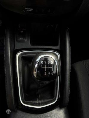 Sarkans Nissan Qashqai 2019 Viļņa, ar dzinēja tilpumu 1.20 L un nobraukumu 156 tūkst. km par 7850 €, foto 25 vietnē AUTOMOTO.COM.LV
