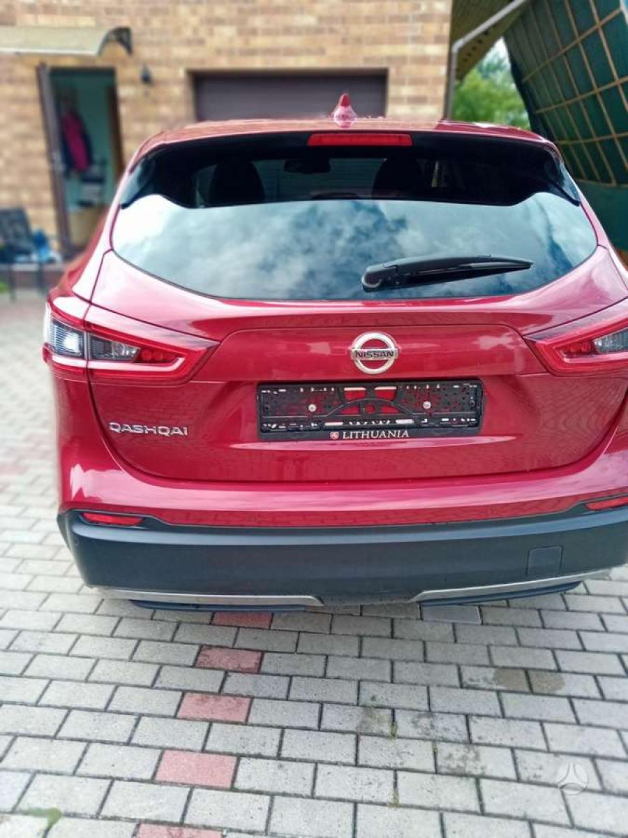 Red Nissan Qashqai 2019 in Panevezys, with an engine capacity of 1.33 L and mileage of 113 thousand km for 13650 €, photo 6 on AUTOMOTO.COM.LV