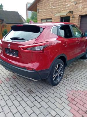 Red Nissan Qashqai 2019 in Panevezys, with an engine capacity of 1.33 L and mileage of 113 thousand km for 13650 €, photo 7 on AUTOMOTO.COM.LV