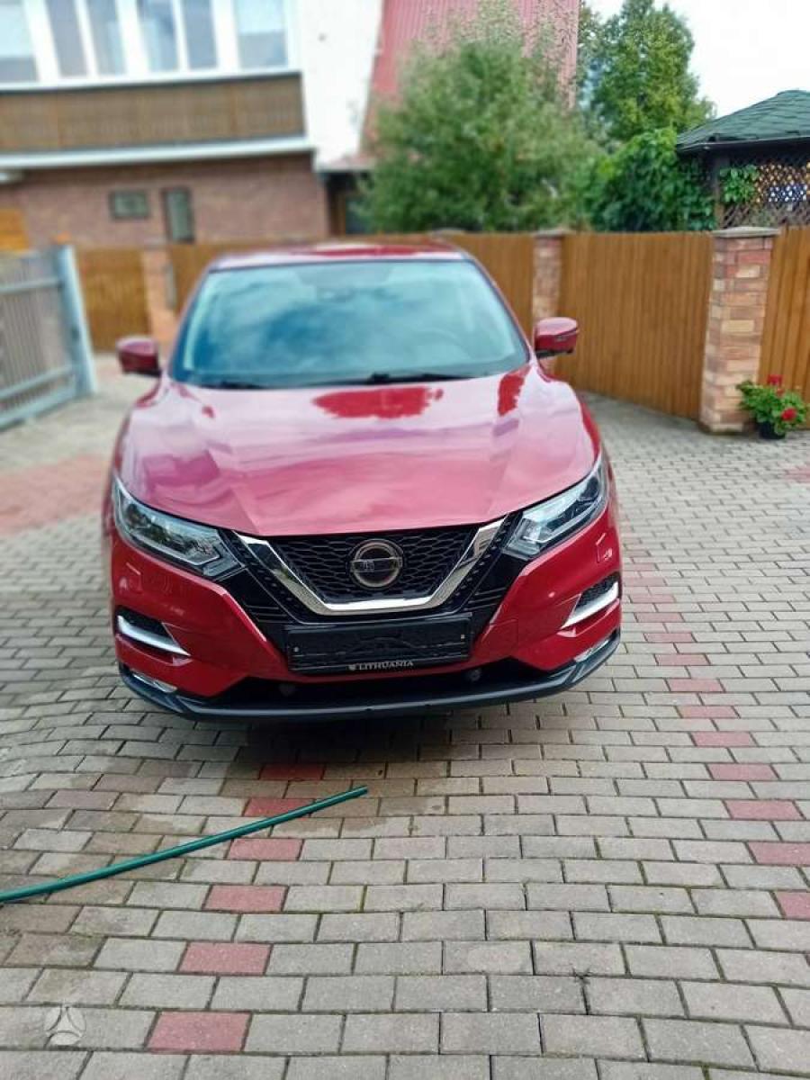 Red Nissan Qashqai 2019 in Panevezys, with an engine capacity of 1.33 L and mileage of 113 thousand km for 13650 €, photo 8 on AUTOMOTO.COM.LV