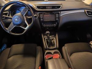 Red Nissan Qashqai 2019 in Panevezys, with an engine capacity of 1.33 L and mileage of 113 thousand km for 13650 €, photo 10 on AUTOMOTO.COM.LV