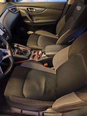 Red Nissan Qashqai 2019 in Panevezys, with an engine capacity of 1.33 L and mileage of 113 thousand km for 13650 €, photo 11 on AUTOMOTO.COM.LV