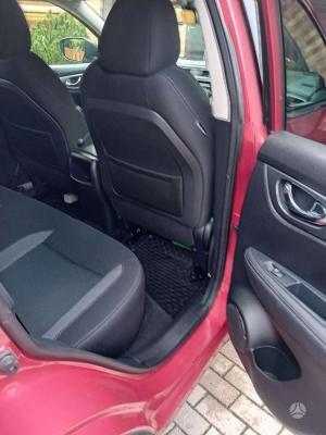 Red Nissan Qashqai 2019 in Panevezys, with an engine capacity of 1.33 L and mileage of 113 thousand km for 13650 €, photo 12 on AUTOMOTO.COM.LV