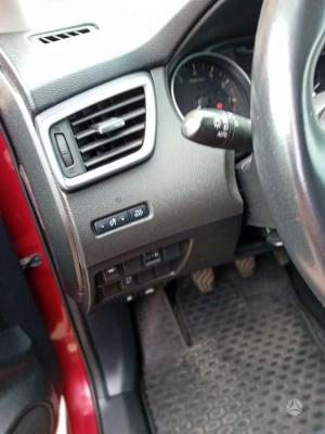Red Nissan Qashqai 2019 in Panevezys, with an engine capacity of 1.33 L and mileage of 113 thousand km for 13650 €, photo 17 on AUTOMOTO.COM.LV
