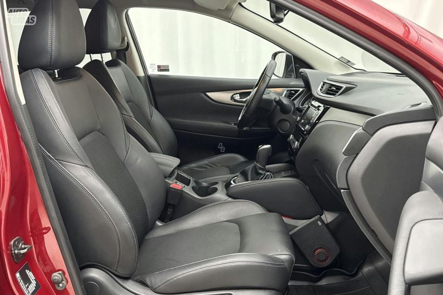 Red Nissan Qashqai 2020 in Kaunas, with an engine capacity of 0.00 L and mileage of 60 thousand km for 22472 €, photo 7 on AUTOMOTO.COM.LV