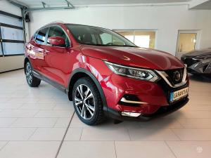 Sarkans Nissan Qashqai 2020 Šauļi, ar dzinēja tilpumu 1.33 L un nobraukumu 136 tūkst. km par 14900 €, foto  vietnē AUTOMOTO.COM.LV