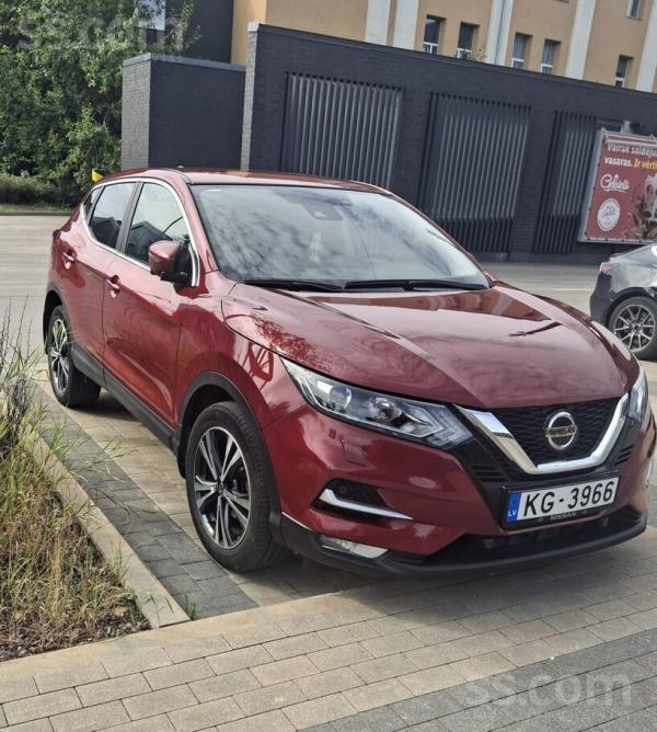 Red Nissan Qashqai 2020 in Riga, with an engine capacity of 1.30 L and mileage of 80 thousand km for 14300 €, photo 1 on AUTOMOTO.COM.LV