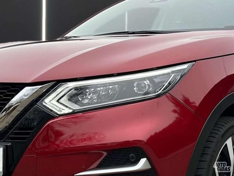 Red Nissan Qashqai 2021 in Kaunas, with an engine capacity of 1.30 L and mileage of 44 thousand km for 22735 €, photo 6 on AUTOMOTO.COM.LV