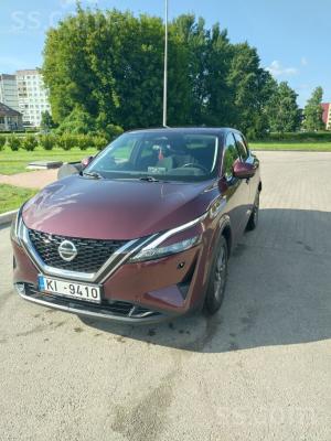 Красный Ниссан Кашкай 2021 в Рига, объемом двигателя 1.30 л и пробегом 42 тыс. км за 20500 €, фото  на AUTOMOTO.COM.LV