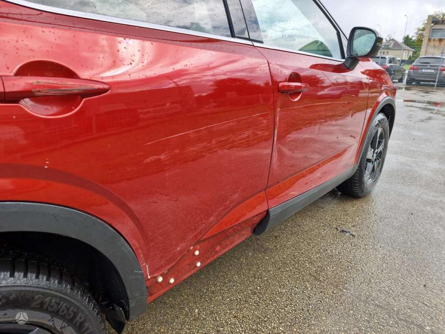 Sarkans Nissan Qashqai 2021 Šauļi, ar dzinēja tilpumu 1.33 L un nobraukumu 82 tūkst. km par 16900 €, foto 8 vietnē AUTOMOTO.COM.LV