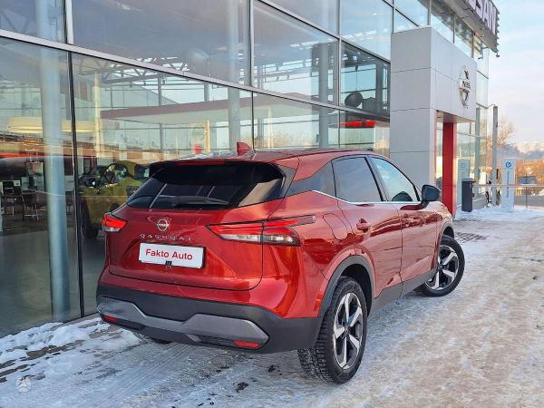 Red Nissan Qashqai 2022 in Vilnius, with an engine capacity of 1.33 L and mileage of 75 thousand km for 21500 €, photo 4 on AUTOMOTO.COM.LV
