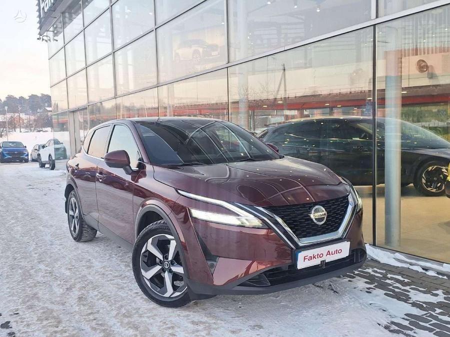Red Nissan Qashqai 2022 in Vilnius, with an engine capacity of 1.33 L and mileage of 62 thousand km for 22000 €, photo 6 on AUTOMOTO.COM.LV