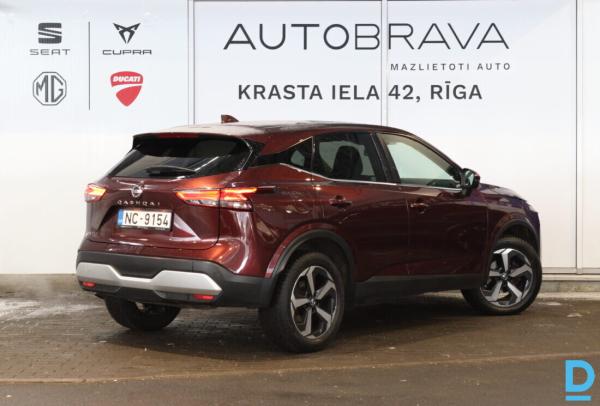 Red Nissan Qashqai 2022 in Riga, with an engine capacity of 1.30 L and mileage of 66 thousand km for 20800 €, photo 2 on AUTOMOTO.COM.LV