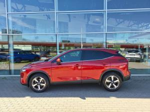 Red Nissan Qashqai 2022 in Vilnius, with an engine capacity of 1.33 L and mileage of 48 thousand km for 20900 €, photo 3 on AUTOMOTO.COM.LV