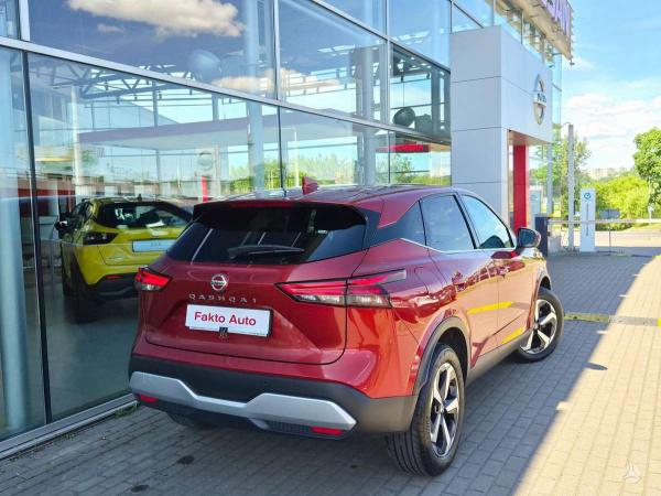 Red Nissan Qashqai 2022 in Vilnius, with an engine capacity of 1.33 L and mileage of 48 thousand km for 20900 €, photo 4 on AUTOMOTO.COM.LV
