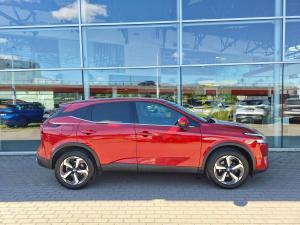 Red Nissan Qashqai 2022 in Vilnius, with an engine capacity of 1.33 L and mileage of 48 thousand km for 20900 €, photo 6 on AUTOMOTO.COM.LV