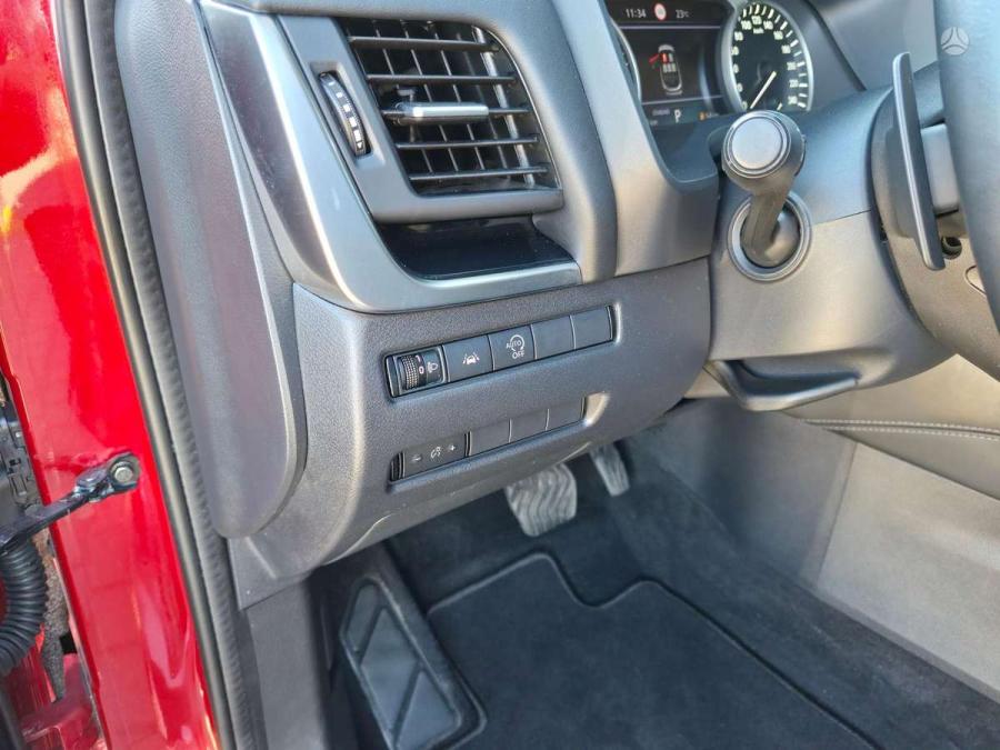 Red Nissan Qashqai 2022 in Vilnius, with an engine capacity of 1.33 L and mileage of 48 thousand km for 20900 €, photo 10 on AUTOMOTO.COM.LV