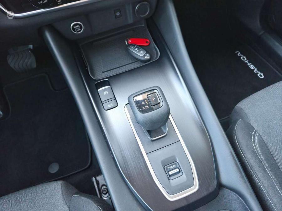 Red Nissan Qashqai 2022 in Vilnius, with an engine capacity of 1.33 L and mileage of 48 thousand km for 20900 €, photo 24 on AUTOMOTO.COM.LV