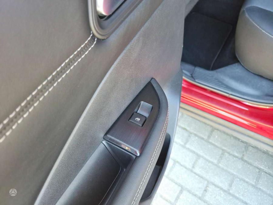 Red Nissan Qashqai 2022 in Vilnius, with an engine capacity of 1.33 L and mileage of 48 thousand km for 20900 €, photo 27 on AUTOMOTO.COM.LV