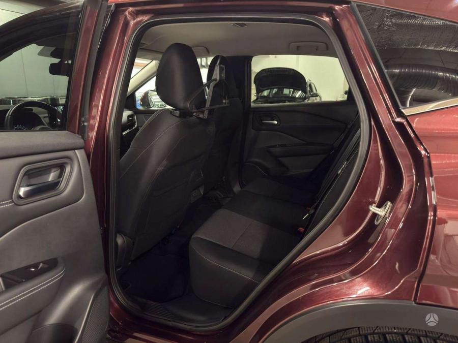 Red Nissan Qashqai 2022 in Vilnius, with an engine capacity of 1.33 L and mileage of 62 thousand km for 21900 €, photo 10 on AUTOMOTO.COM.LV