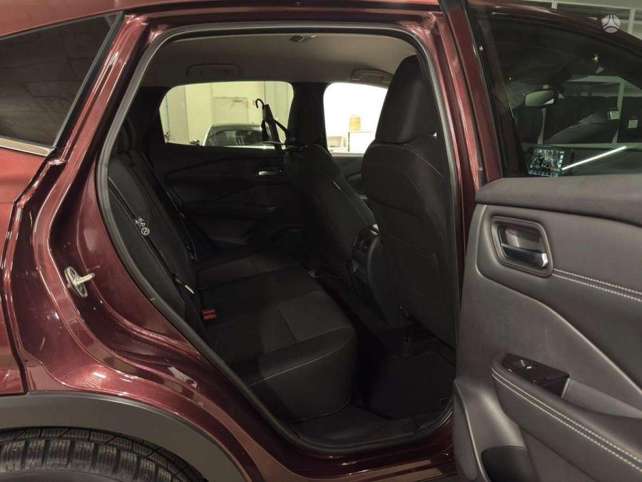 Red Nissan Qashqai 2022 in Vilnius, with an engine capacity of 1.33 L and mileage of 62 thousand km for 21900 €, photo 16 on AUTOMOTO.COM.LV