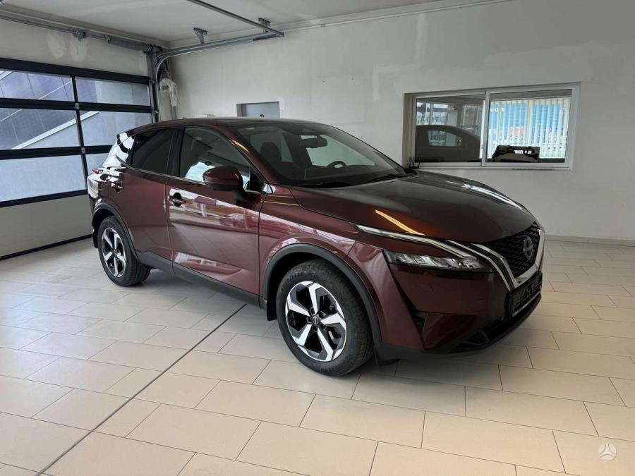 Sarkans Nissan Qashqai 2022 Šauļi, ar dzinēja tilpumu 1.33 L un nobraukumu 51 tūkst. km par 22700 €, foto 1 vietnē AUTOMOTO.COM.LV