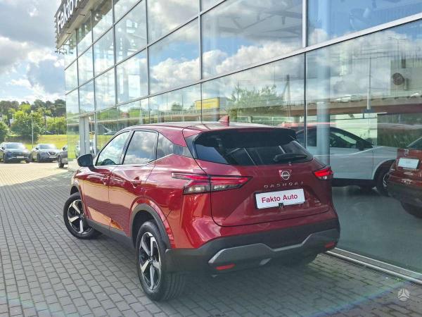 Red Nissan Qashqai 2022 in Vilnius, with an engine capacity of 1.33 L and mileage of 69 thousand km for 22500 €, photo 3 on AUTOMOTO.COM.LV