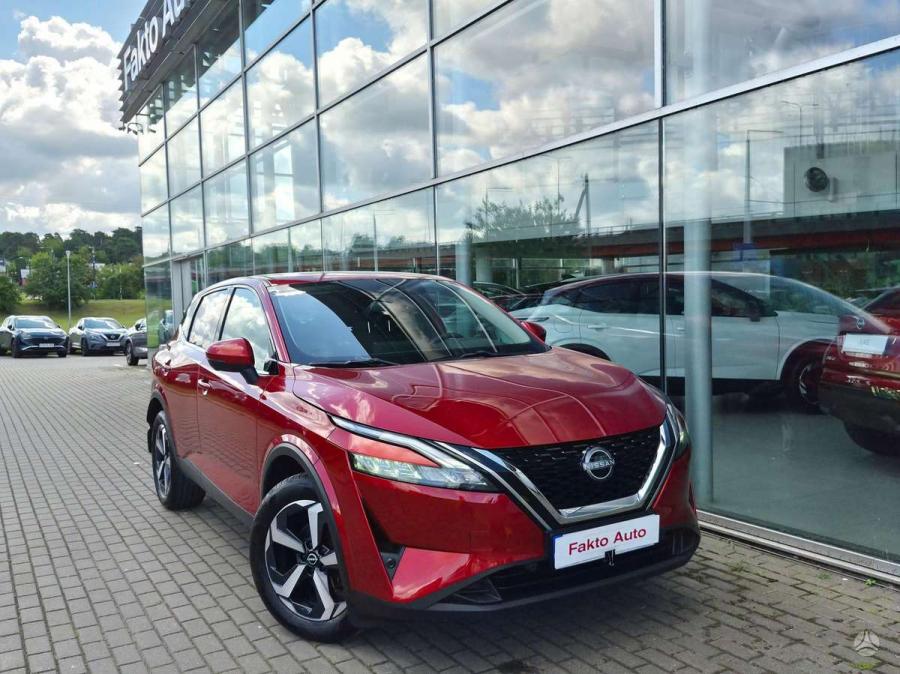 Red Nissan Qashqai 2022 in Vilnius, with an engine capacity of 1.33 L and mileage of 69 thousand km for 22500 €, photo 7 on AUTOMOTO.COM.LV