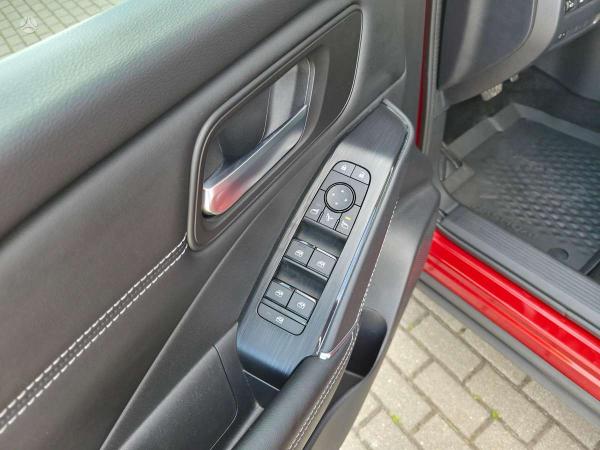 Red Nissan Qashqai 2022 in Vilnius, with an engine capacity of 1.33 L and mileage of 69 thousand km for 22500 €, photo 9 on AUTOMOTO.COM.LV