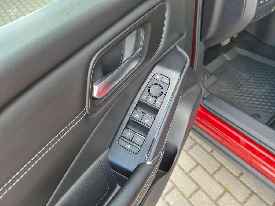 Red Nissan Qashqai 2022 in Vilnius, with an engine capacity of 1.33 L and mileage of 69 thousand km for 22500 €, photo 10 on AUTOMOTO.COM.LV