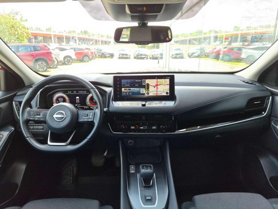 Red Nissan Qashqai 2022 in Vilnius, with an engine capacity of 1.33 L and mileage of 69 thousand km for 22500 €, photo 13 on AUTOMOTO.COM.LV