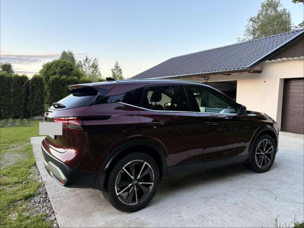 Red Nissan Qashqai 2022 in Vilnius, with an engine capacity of 1.33 L and mileage of 50 thousand km for 22000 €, photo 3 on AUTOMOTO.COM.LV
