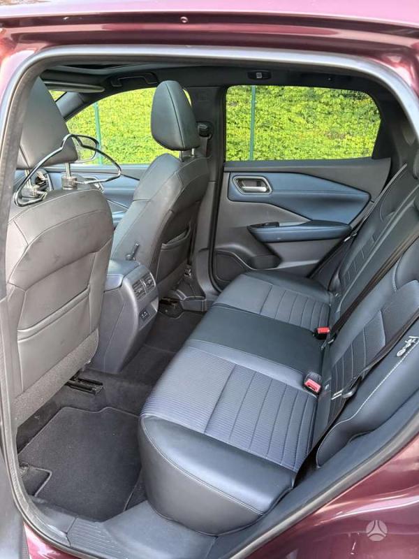 Red Nissan Qashqai 2022 in Vilnius, with an engine capacity of 1.33 L and mileage of 50 thousand km for 22000 €, photo 8 on AUTOMOTO.COM.LV