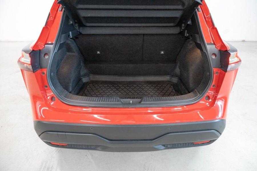 Sarkans Nissan Qashqai 2022 Viļņa, ar dzinēja tilpumu 1.30 L un nobraukumu 101 tūkst. km par 18900 €, foto 17 vietnē AUTOMOTO.COM.LV