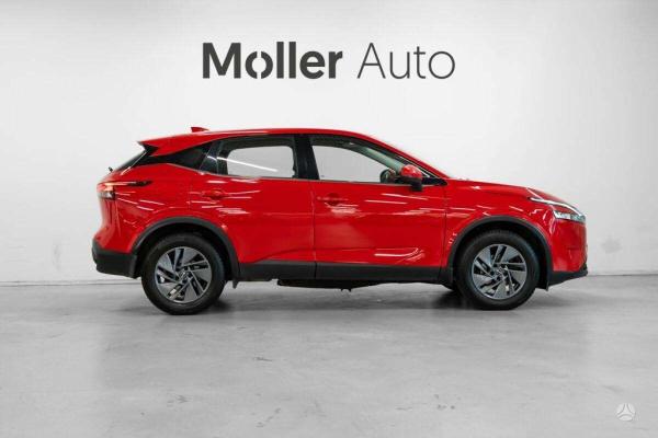 Red Nissan Qashqai 2022 in Vilnius, with an engine capacity of 1.30 L and mileage of 101 thousand km for 18900 €, photo 5 on AUTOMOTO.COM.LV